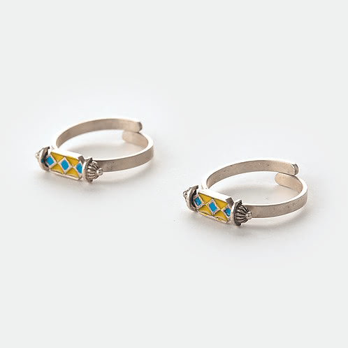 Buy A Soothing Read Toe Rings In 925 Silver from Shaya by CaratLane